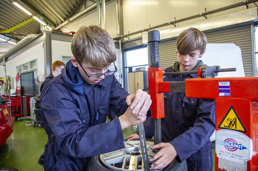 Automotive and Mechanic Courses | tmc.ac.uk